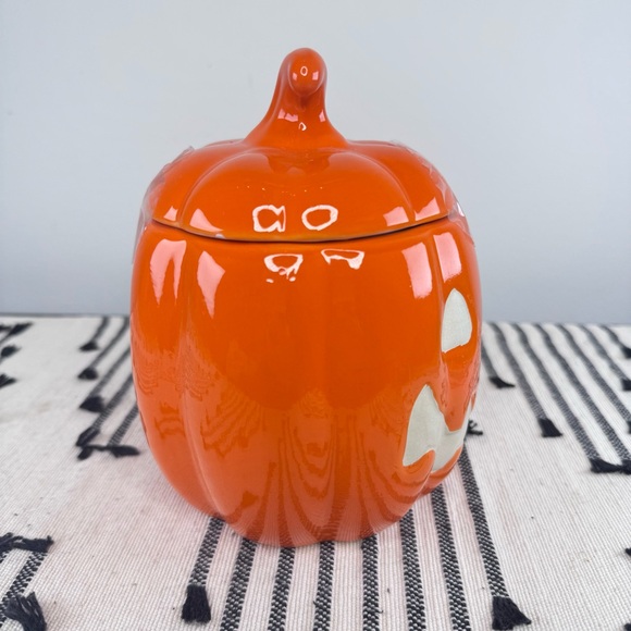 Target | Holiday | New Target Bullseye Playground Pumpkin Halloween ...